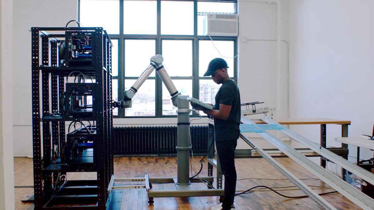 Brat robot -ul este inventia suprema a tehnologiei epocii moderne